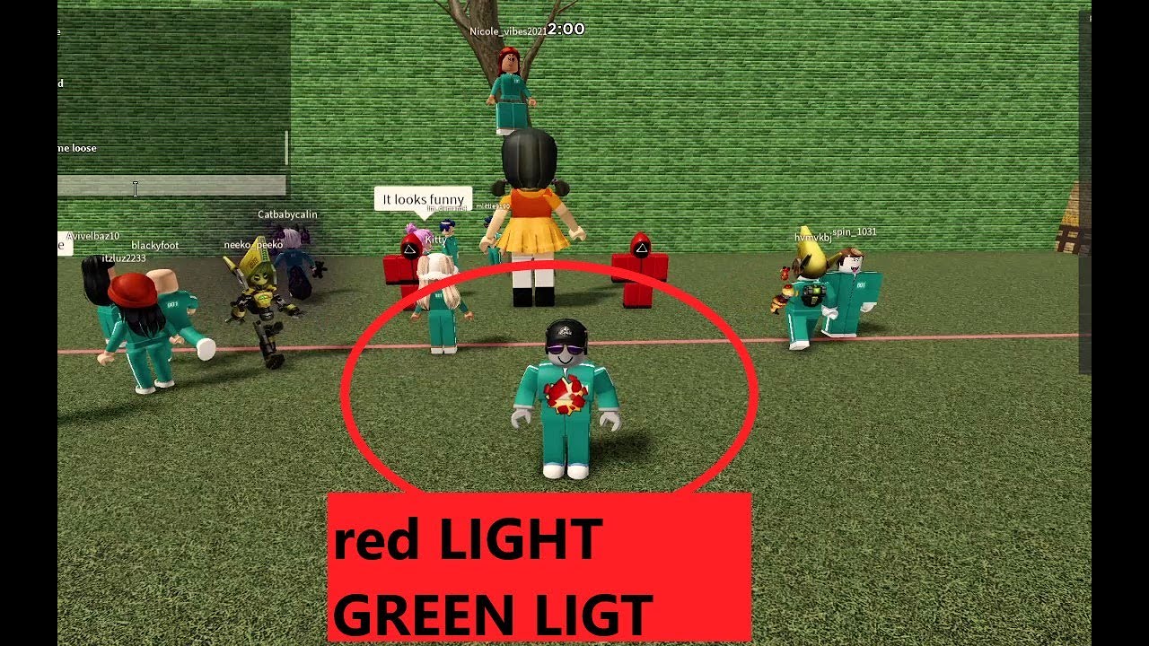 playing red light green light in Roblox - YouTube