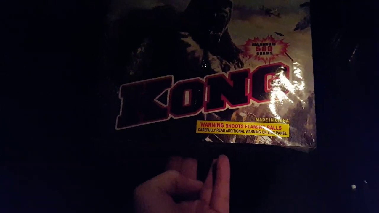 Kong 12 shot 500g cake alien fireworks - YouTube