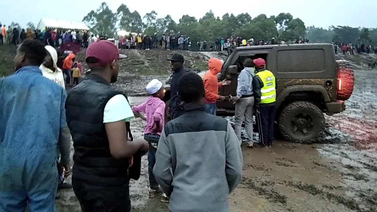 Mud for fun in kenya - YouTube