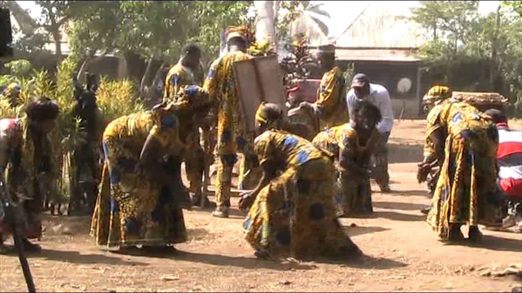 Njang dance of Melong - YouTube