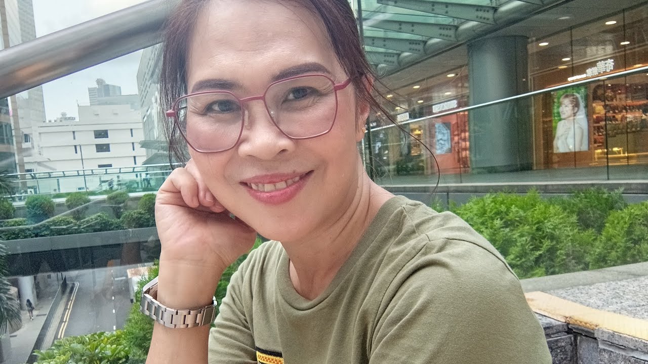 HOLA! happy Monday! - YouTube