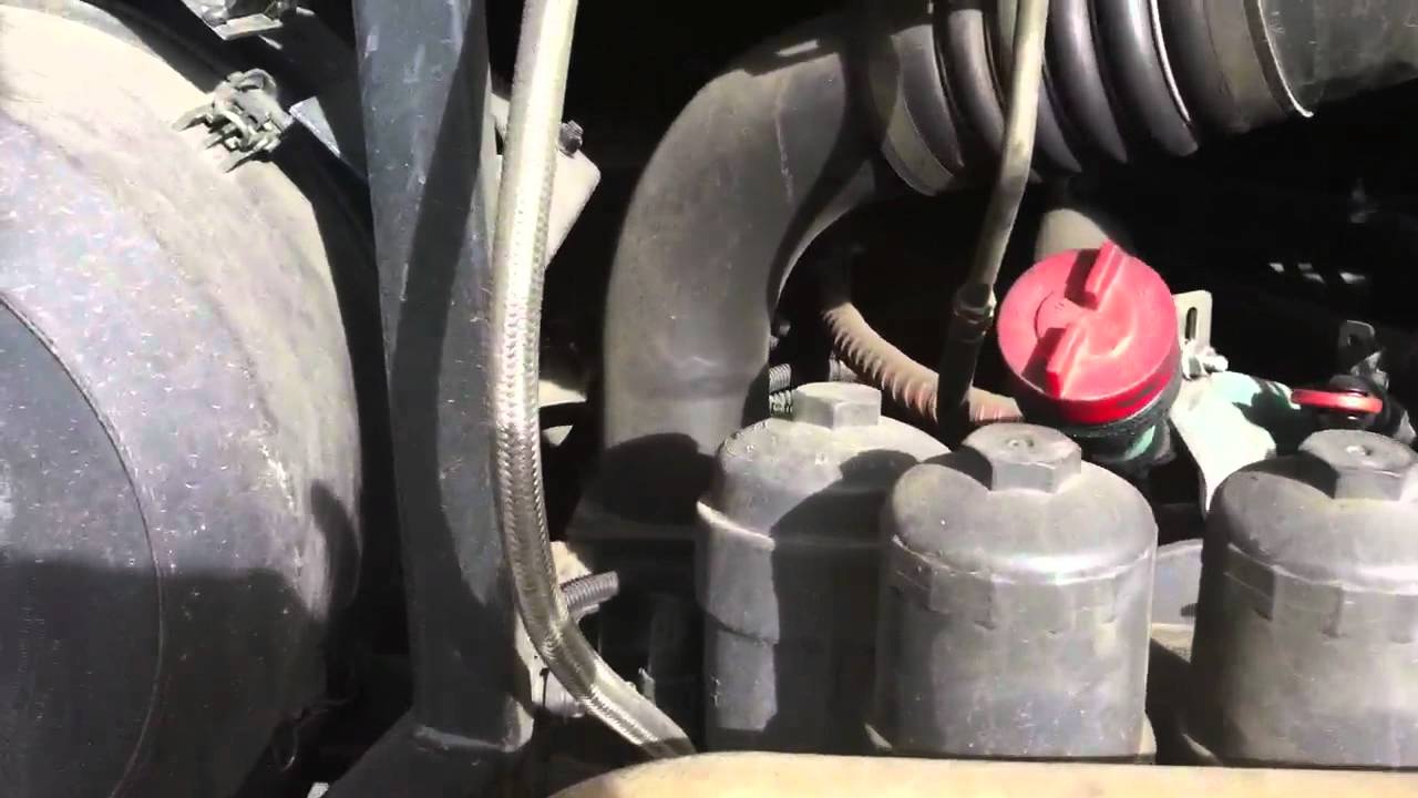 Mercedes O500 engine idling - YouTube