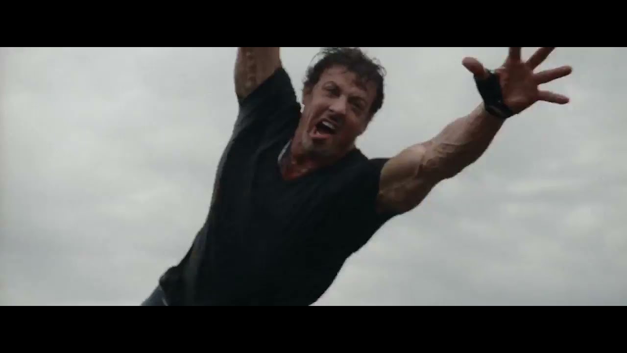 The Expendables - Sylvester Stallone And Jason Statham Flight Fight ...