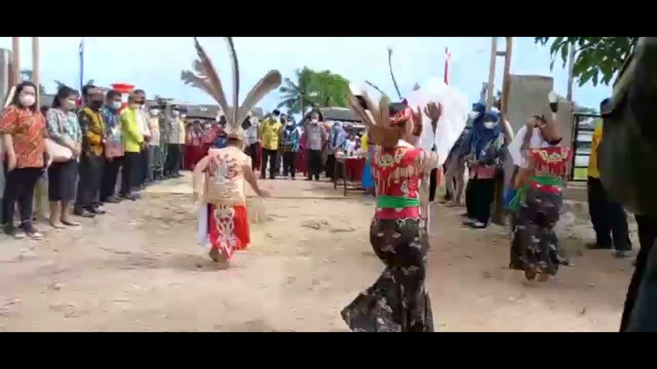 Tarian dan musik kecapi - YouTube