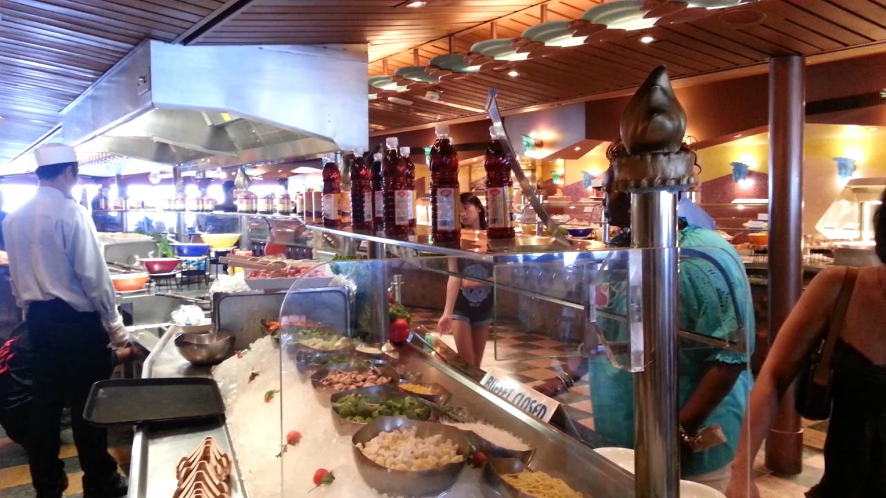 Carnival freedom buffet restaurant - YouTube