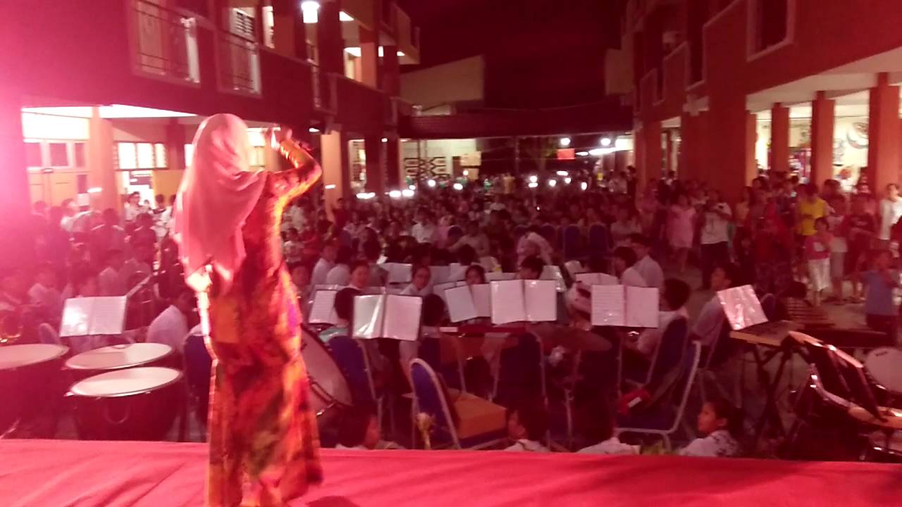 Wan Azlyn -hey foon nei (STARNITE) - YouTube