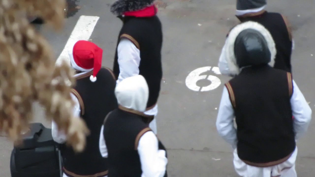 Colindatori in Bucuresti, decembrie 2020 - YouTube