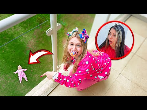 A BEBÊ JULLY DEIXOU A BONECA DA LARISSA CAIR DA SACADA!!