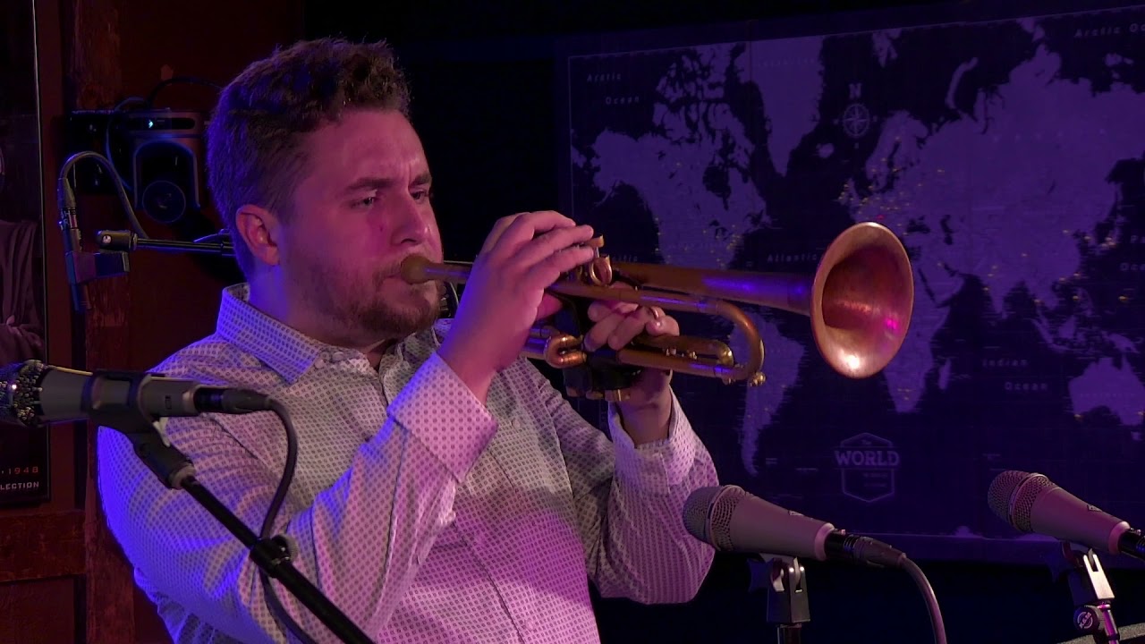 Hailey Brinnel Quintet - The Lady Is A Tramp Live at Chris' Jazz Cafe ...