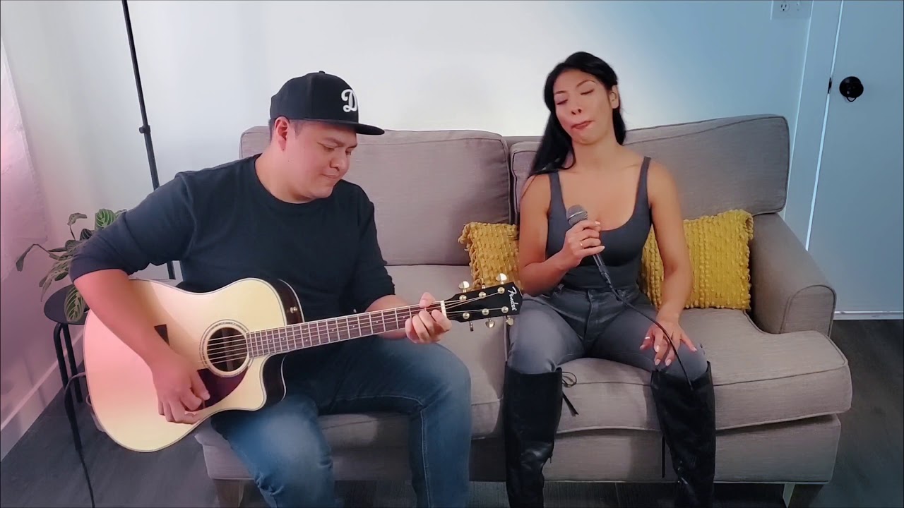 Con mi amigo en el baño - Karol Posadas Cover - YouTube