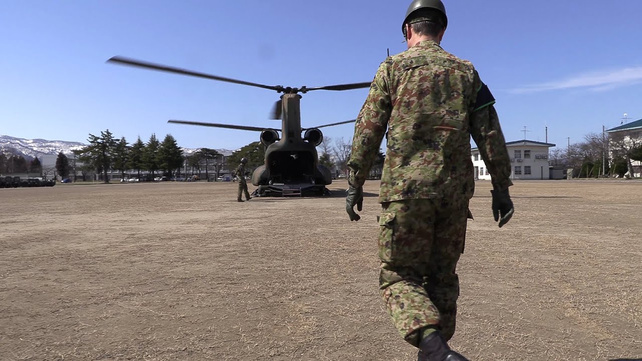 Boeing/Kawasaki CH-47JA Chinook tandem rotor helicopter- Japan Ground ...