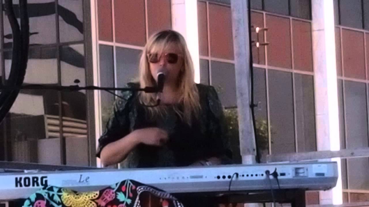 Hilary Scott & The New County Line - Freight Train Love - YouTube