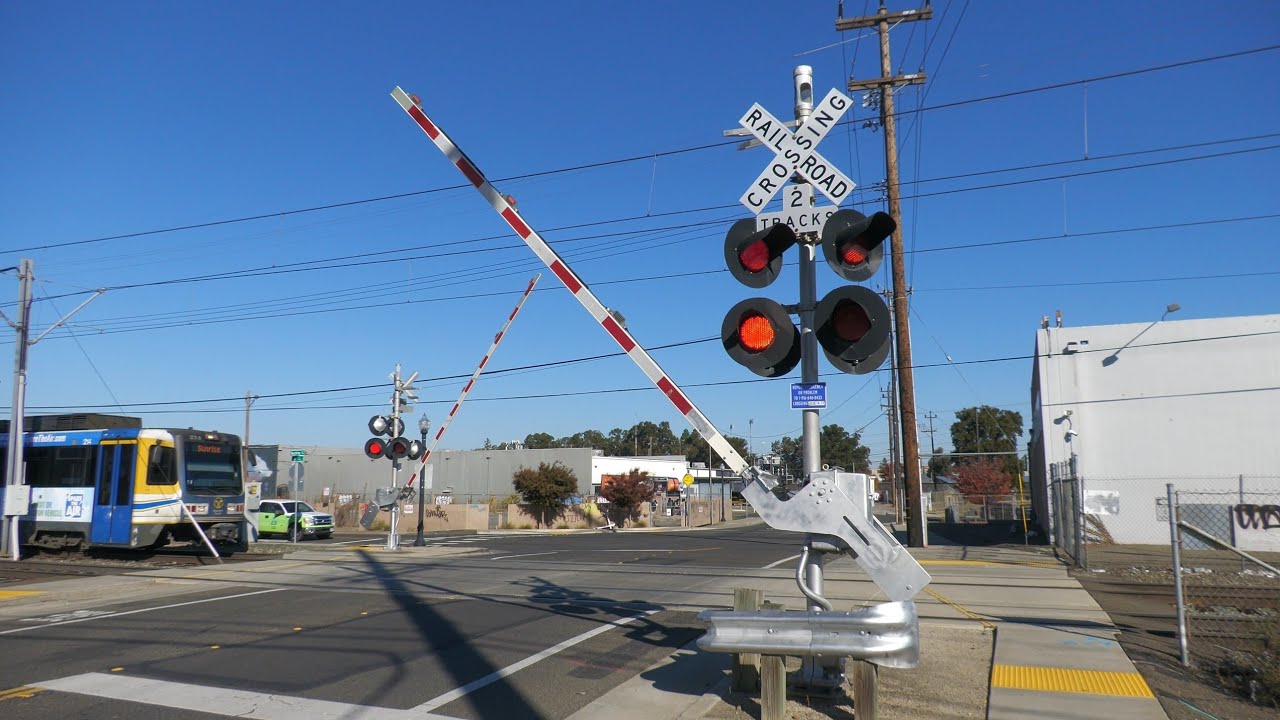 SACRT Light Rail Outbound On Inbound Track Turnaround, Redding Ave ...