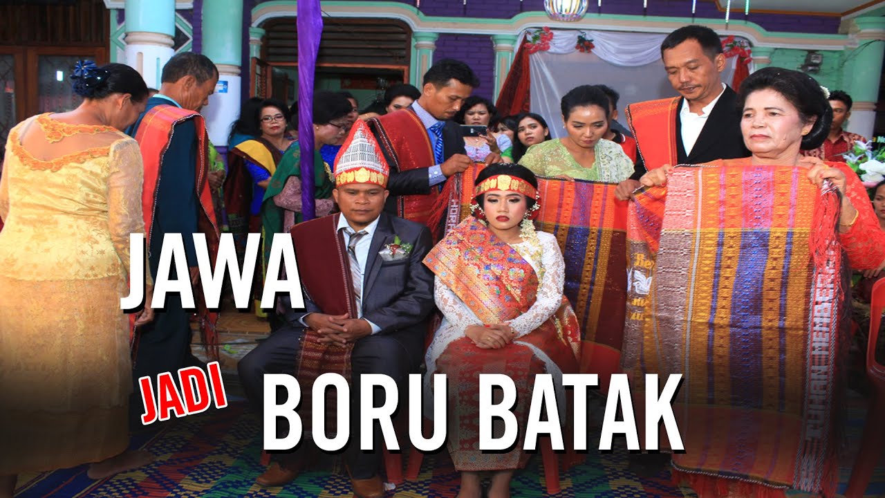 ORANG JAWA JADI BORU BATAK - IPABORUHON | ADAT BATAK - YouTube