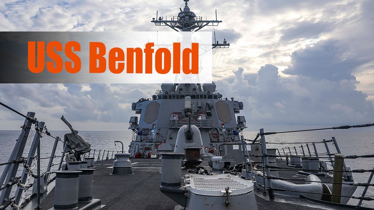 The power of the USS Benfold destroyer in the South China Sea area ...
