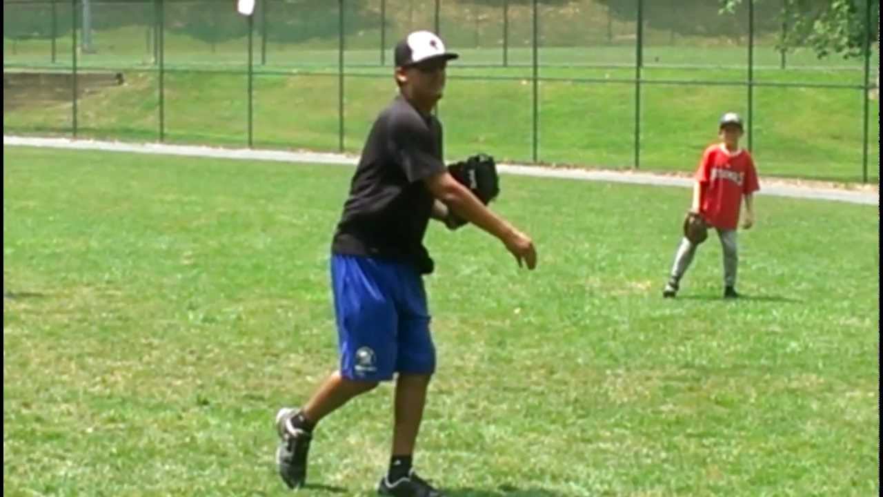 Chad Cordero - Day 1 of Big Train Camp - Pitching to the kids - YouTube