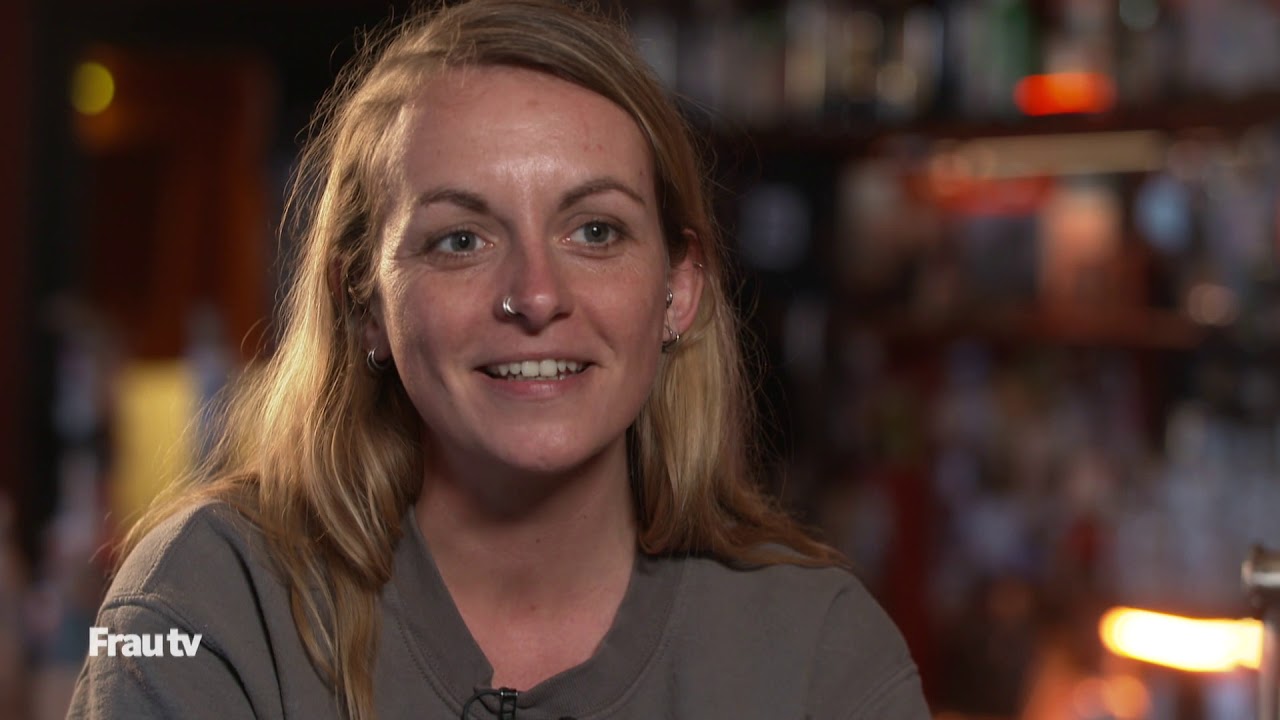 Kapitänin Pia Klemp rettete Flüchtlinge aus Seenot | Frau tv | WDR ...