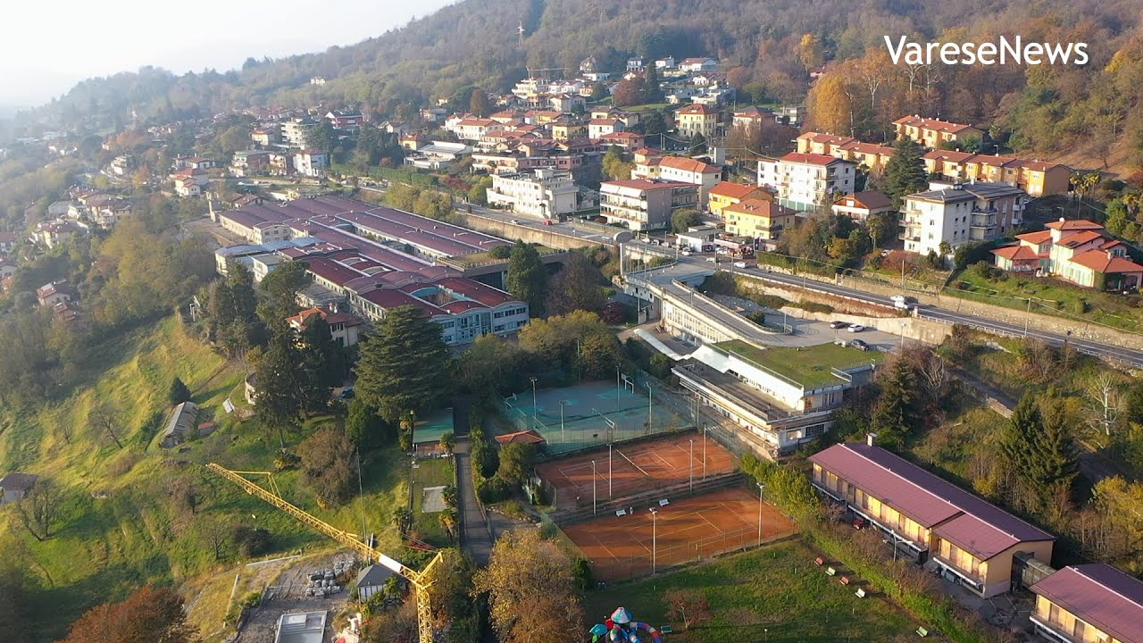 Viaggio dentro la ex Whirlpool di Comerio - YouTube