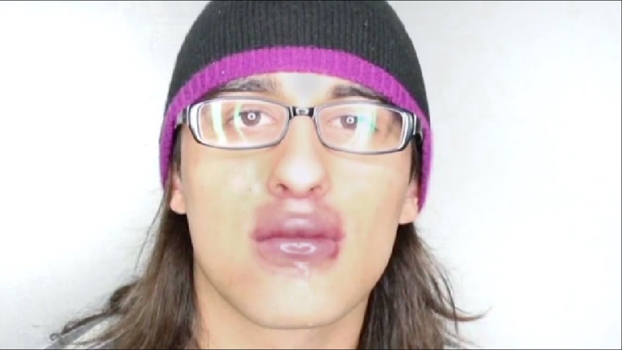 KYLIE JENNER LIP CHALLENGE - YouTube