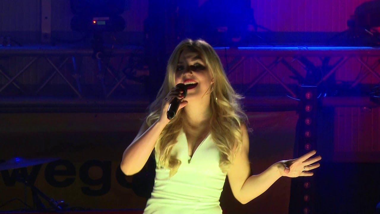 Natalie Holzner - Hit Medly - YouTube