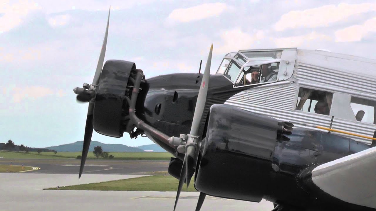 Junkers Ju 52 (Tante Ju) Motor/Engine Start - YouTube