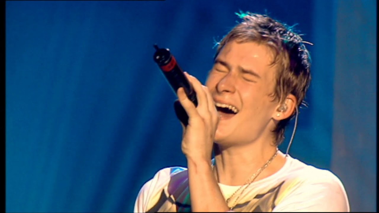 Blue • Sorry Seems To Be The Hardest Word (Guilty Tour) - YouTube