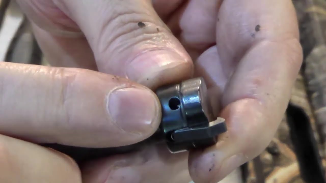 How to: Stoeger M3020 Extractor Replace. - YouTube