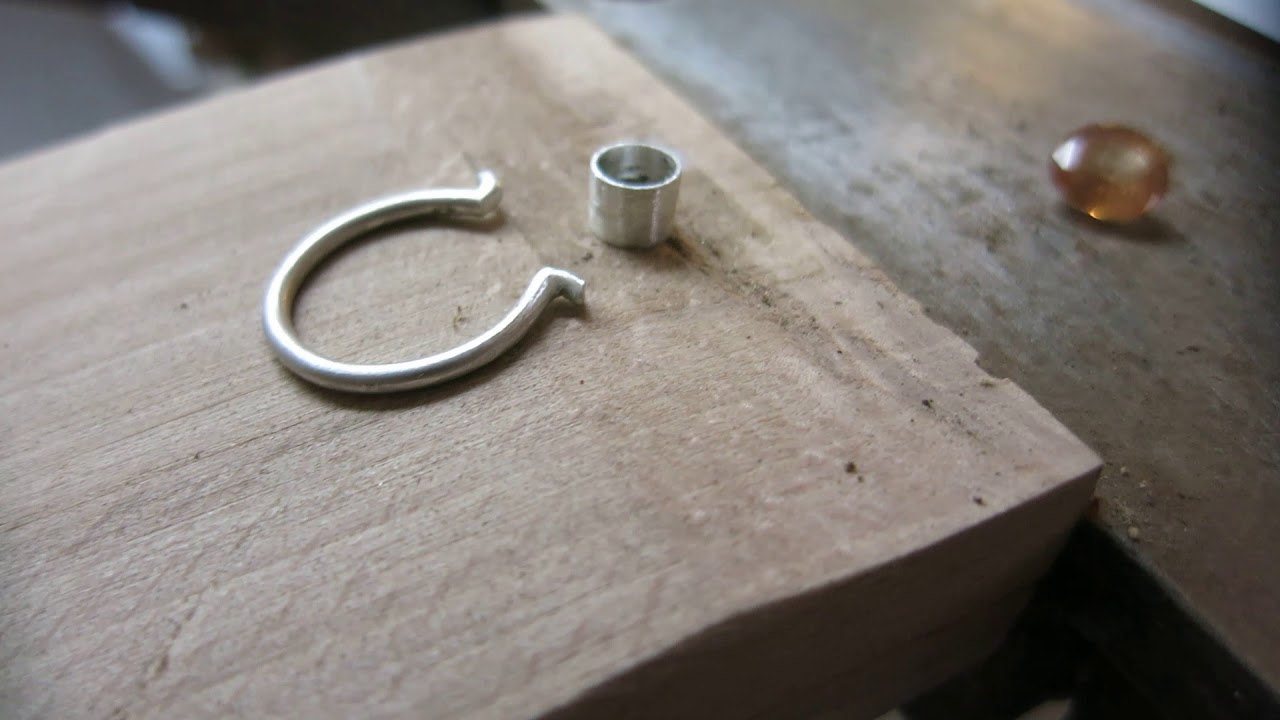 Le solitaire en fabrication - YouTube