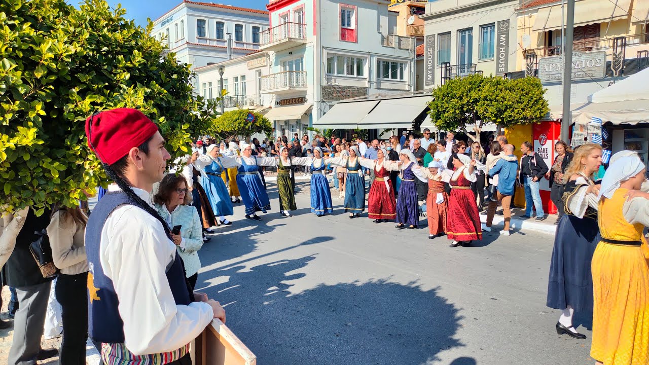 Παραδοσιακοί χοροί για την επέτειο των 110 χρόνων Ενώσεως της Σάμου με ...