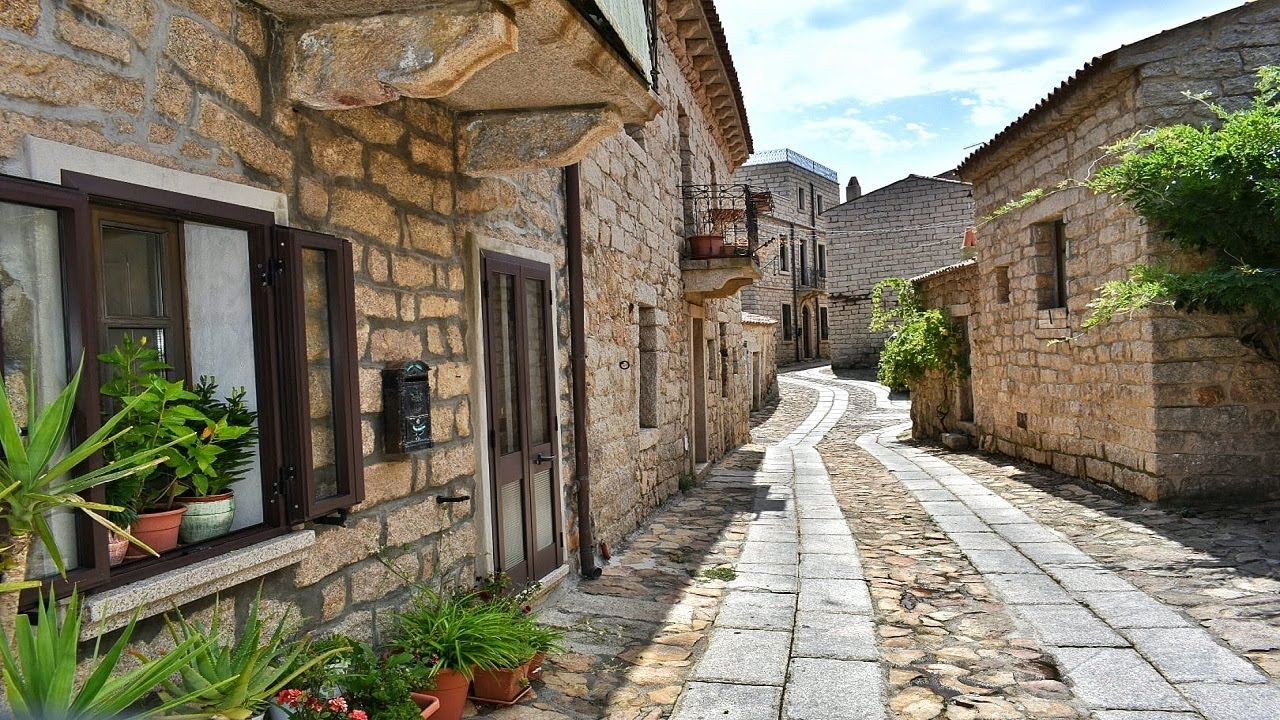 Aggius: Borgo autentico d'Italia | Sardegna - YouTube