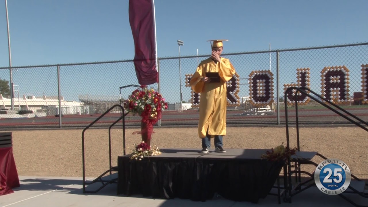 05-28-2020 PVHS Seniors Provided 'Graduation' Photo Opportunity - YouTube