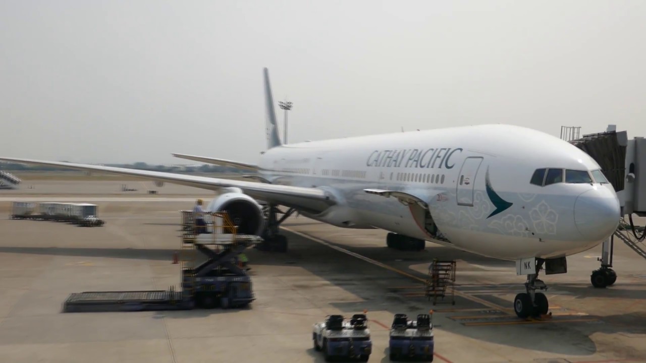 Window seat Approach and Landing Boeing 777-300 in Taipei - YouTube