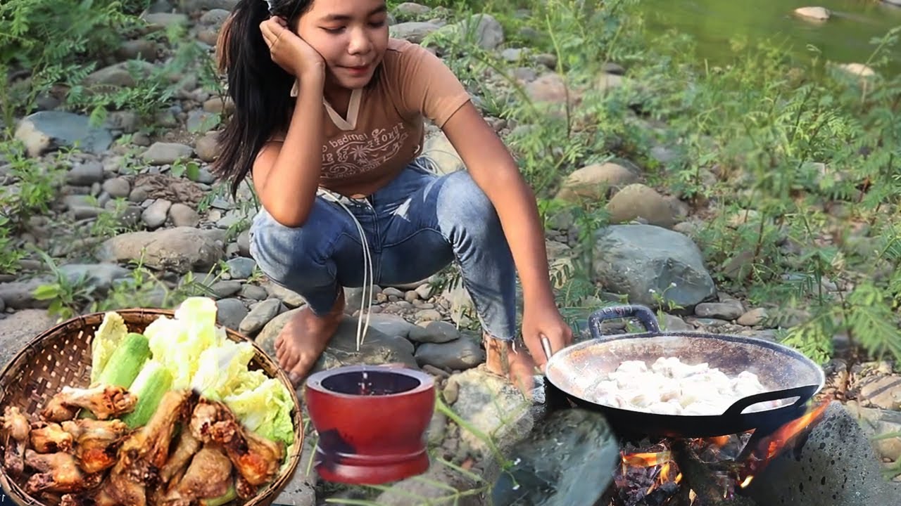 River Food Fun - Cooking chicken drumsticks near river eating show ...
