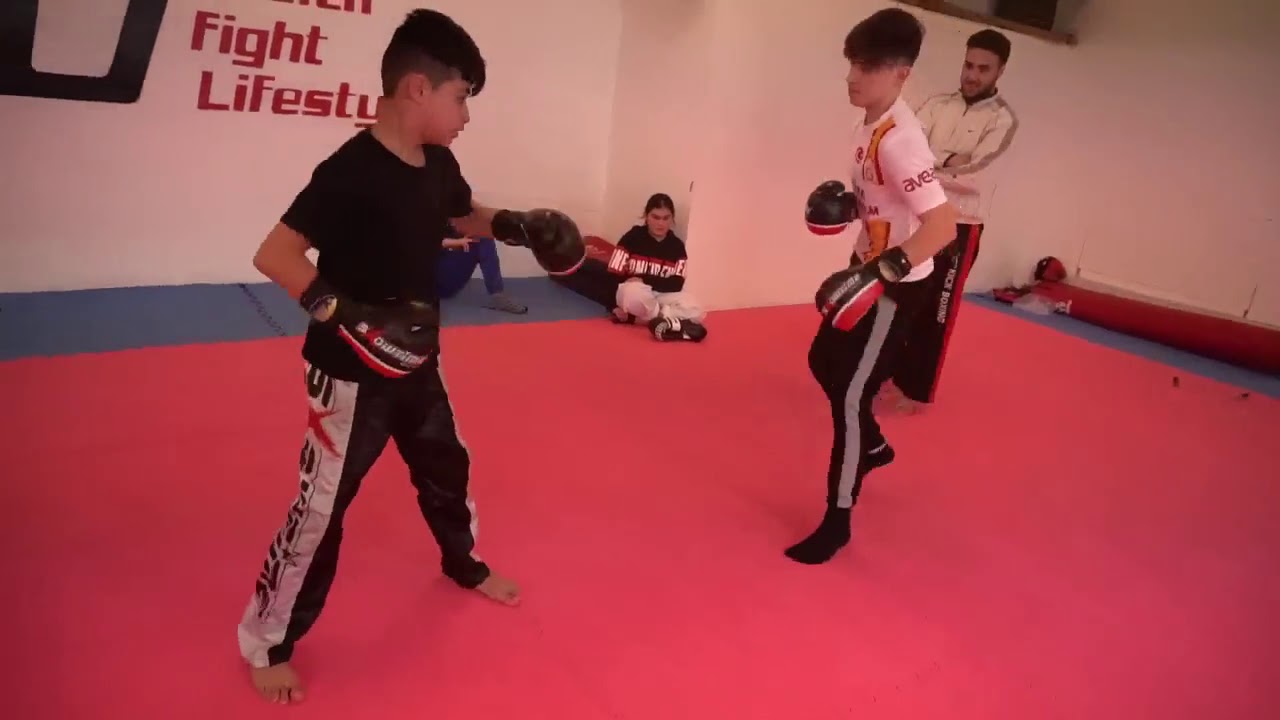 Kids Kickbox 39 - YouTube