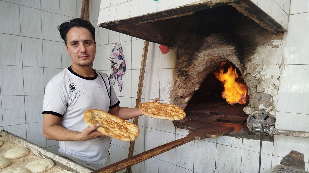 Cooking Iranian Berber bread, popular bread, tasty bread🇮🇷🍞🥖 - YouTube