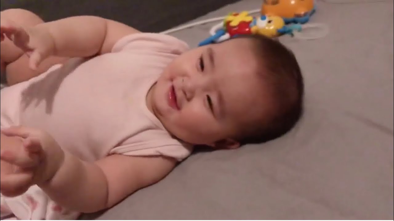 Baby cry - YouTube