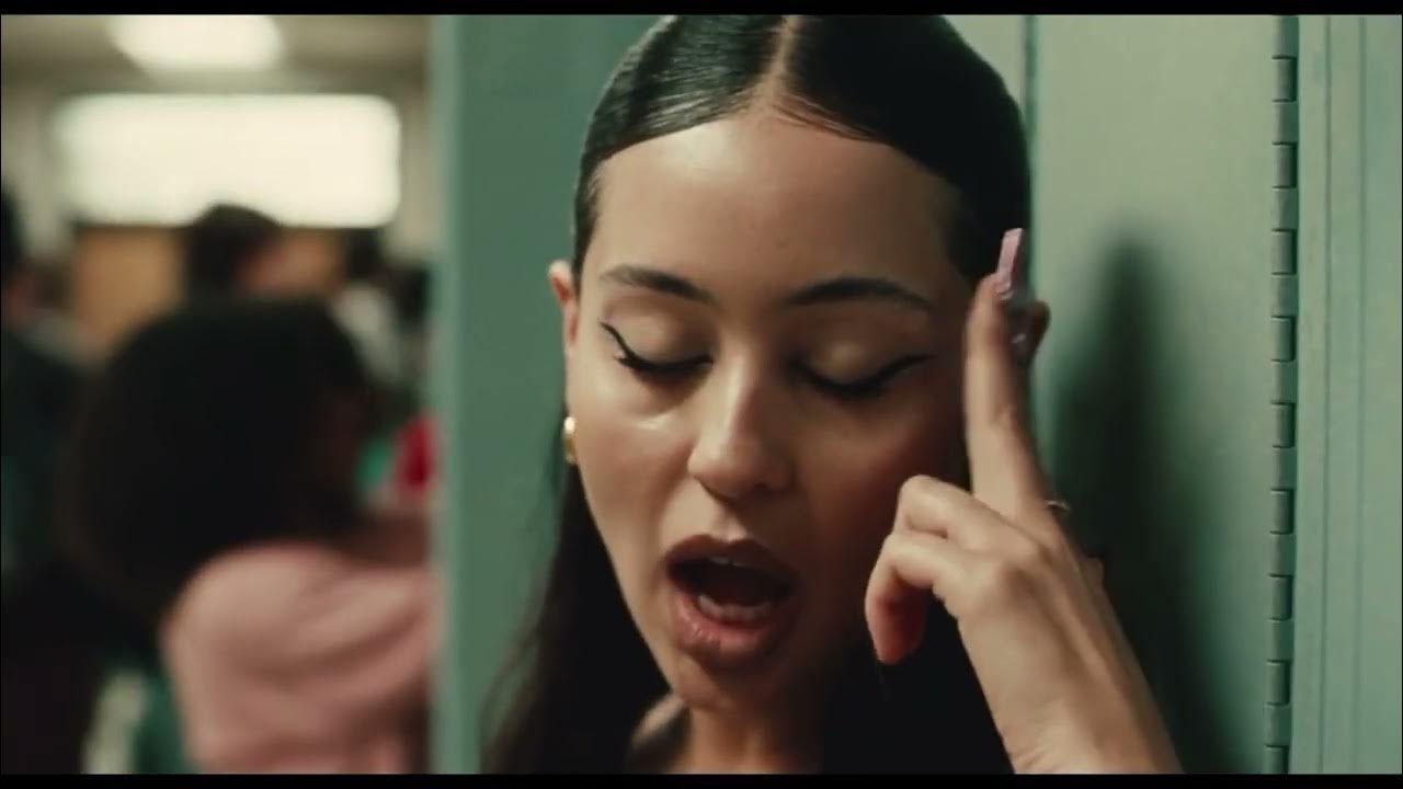 Euphoria 2x03 Cassie Trying To Get Nates Attention Scene Youtube