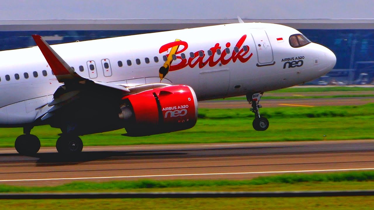 Paling Beda! Pesawat BATIK AIR AIRBUS A320 NEO PK-BDF Landing Runway 24 ...