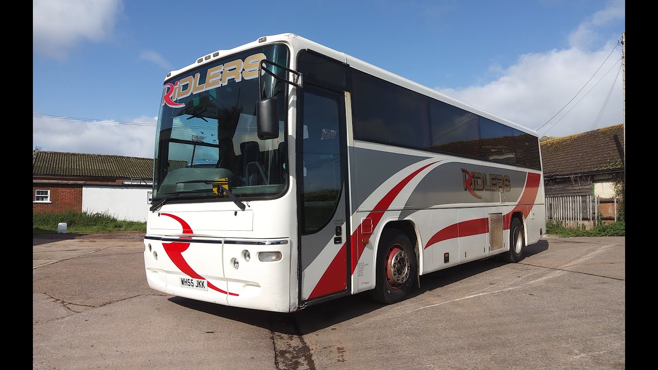 2005 (55) Dennis Javelin Plaxton Profile - YouTube