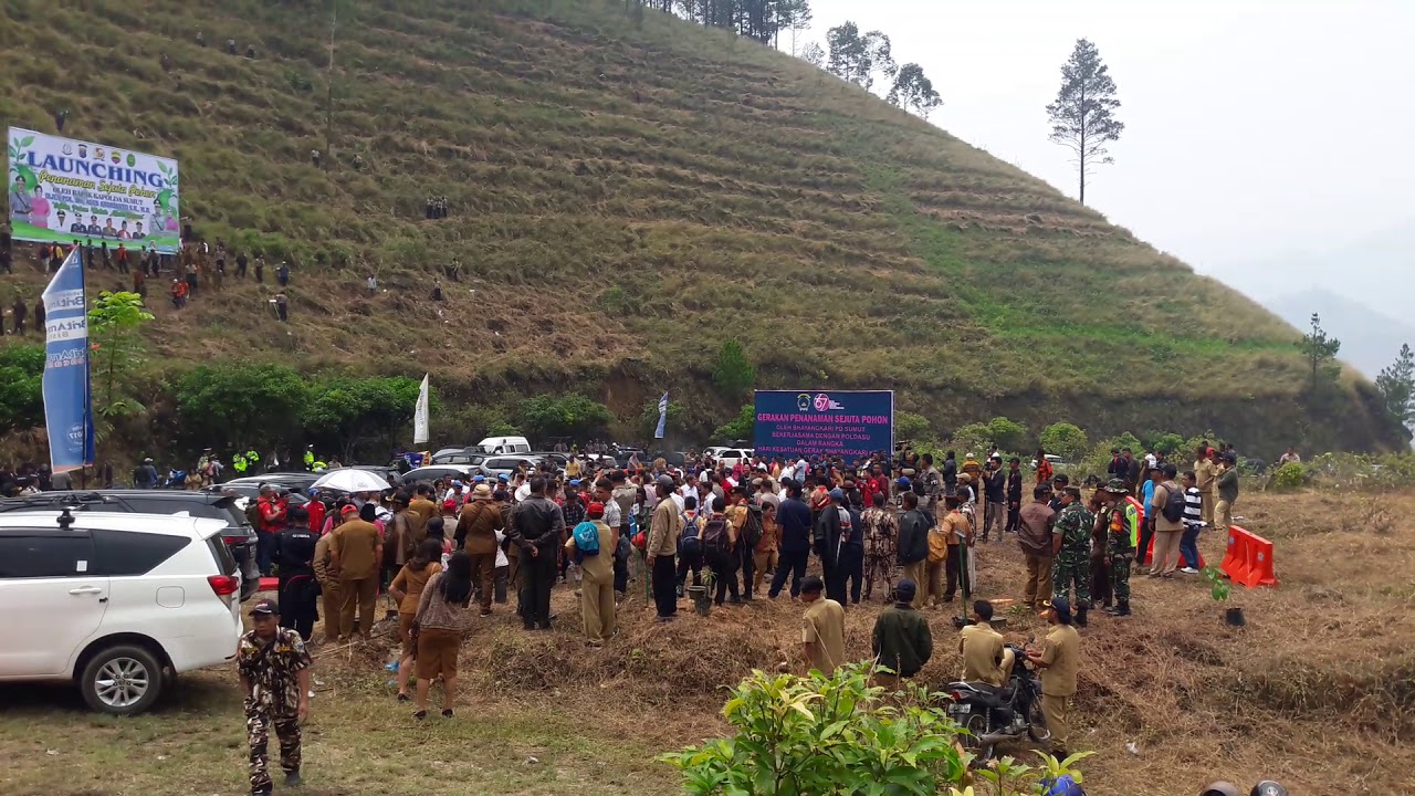 Penanaman sejuta pohon di Desa Tongging, Kec. Merek, Kab. Karo. SUMUT ...