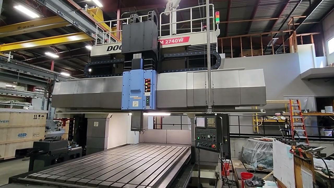 Doosan DCM 2740 Heavy Duty CNC Bridge Mill - YouTube