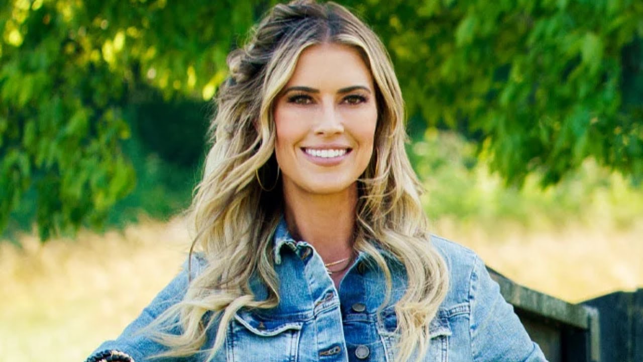 Christina Hall talks about Instagram drama - YouTube