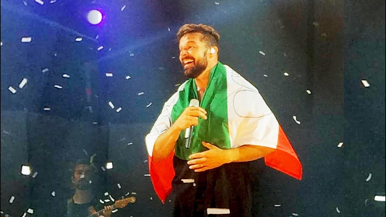 Ricky Martin - The Cup of Life & Show final @ Budapest 2018 LIVE - YouTube