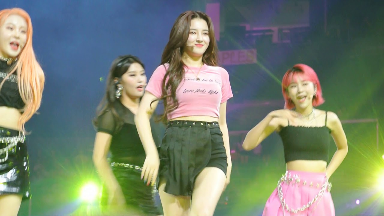 190817 모모랜드 낸시 - Baam 직캠 KCON19LA Momoland Nancy Fancam - YouTube