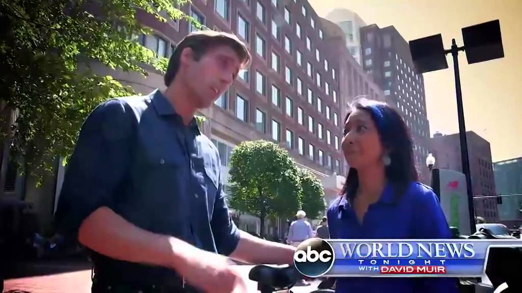 David Muir anchors ABC World News Tonight - YouTube