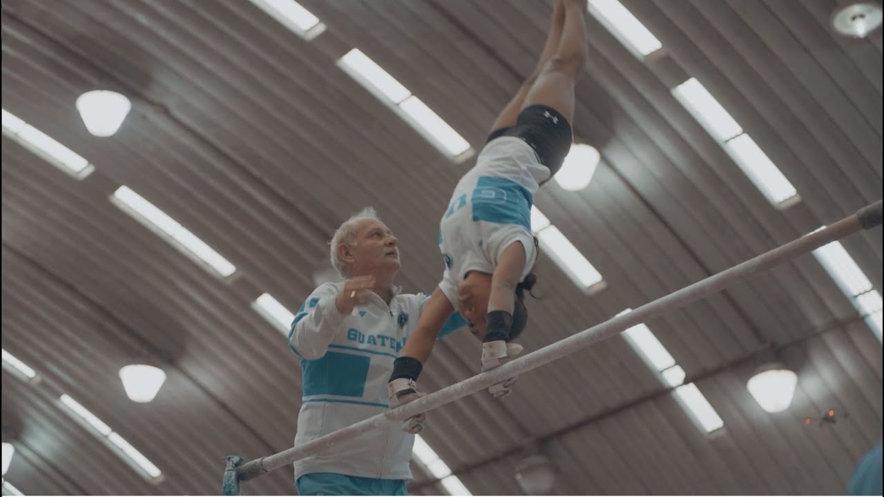 Adrián Boboc y Elena Boboc forman una nueva camada de gimnastas - YouTube