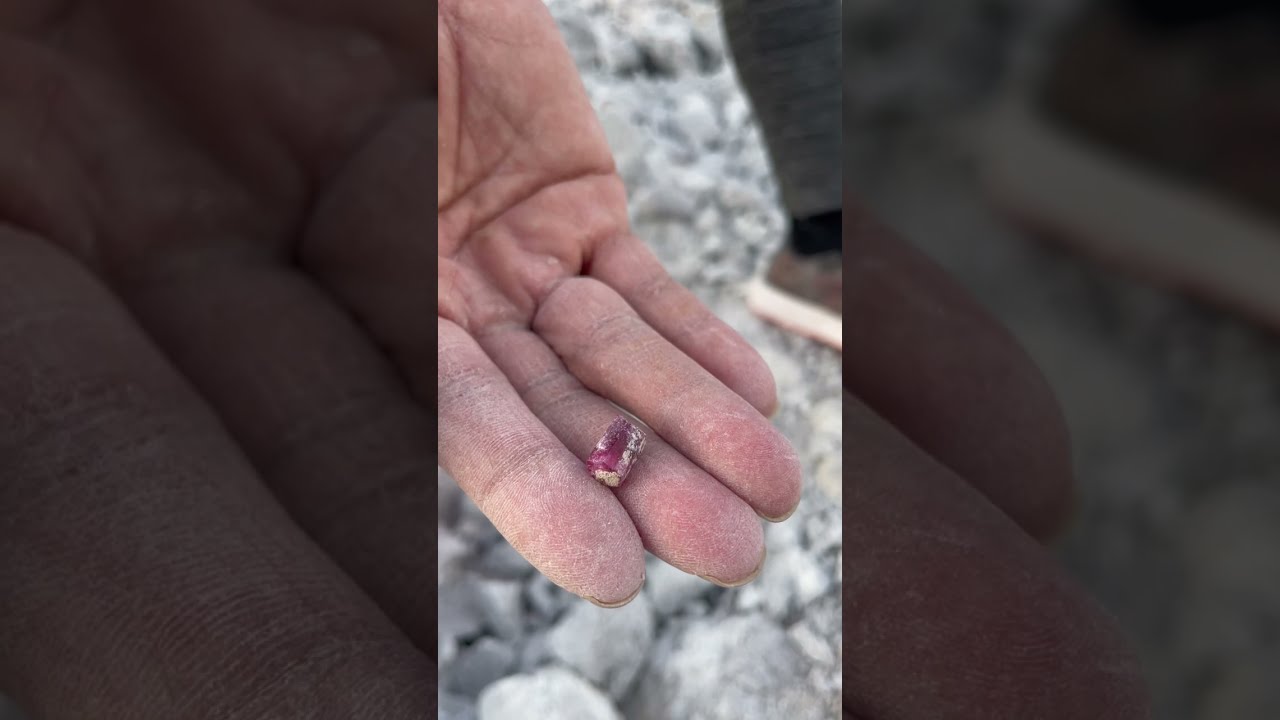2nd Red beryl found in the top where hyalite opal and topaz where found ...