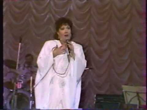 Lolita Torres. Лолита Торрес. Coímbra divina. 1987, Moscú - YouTube