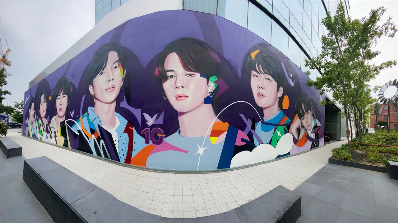 Beautiful BTS Mural Painting at Hybe Insight💜 #BTS #btsfesta2023 # ...