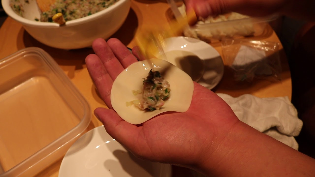 How to Fold a Gyoza - YouTube